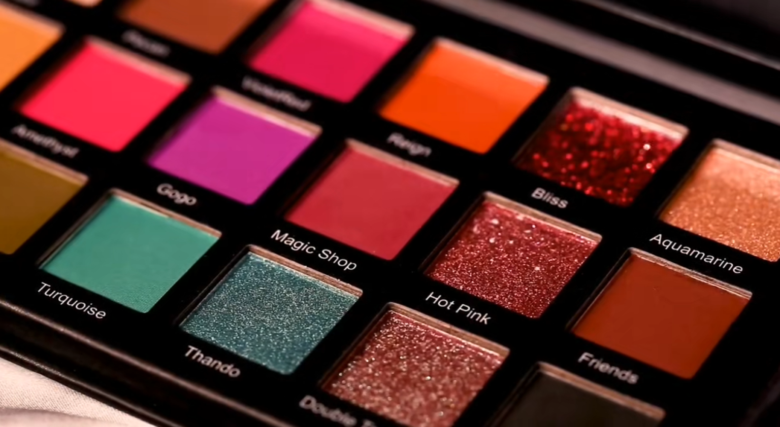 Private Label 18 Colors High Pigment Eyeshadow Palette - ES0617 - Kasey ...